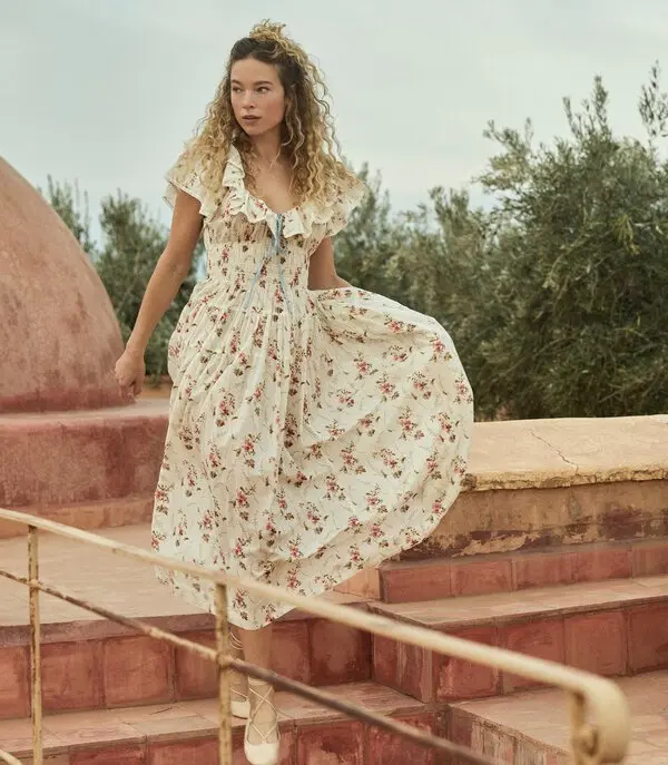 新品タグ付き Prairie Rose Tiered Dress DôEn Illiana Tiered Dress - Blanc Prairie Rose | Editorialist